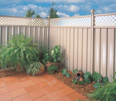 colourbond cream 400 x 350 – Ross Fencing Brisbane