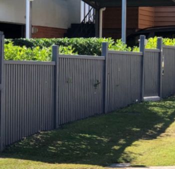 grey timber fence 350xx350 – Ross Fencing Brisbane